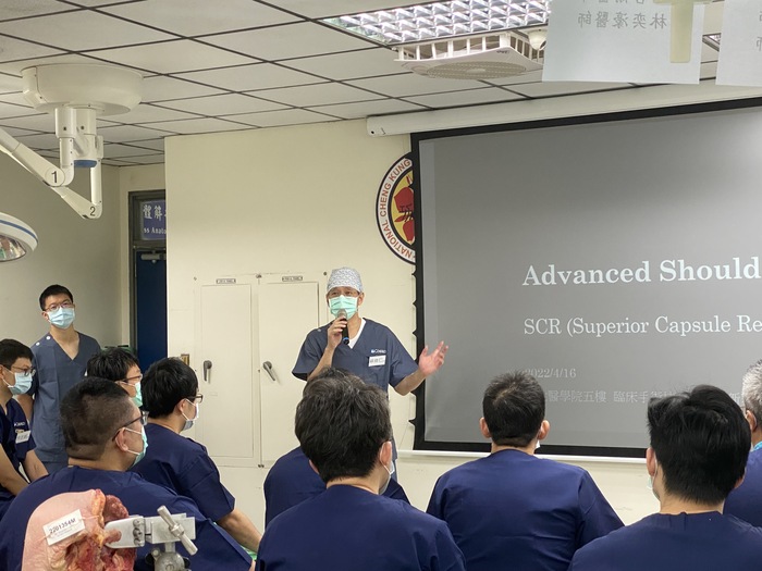 111.04.16 Advanced Shoulder Course SCR ( Superior Capsular ...